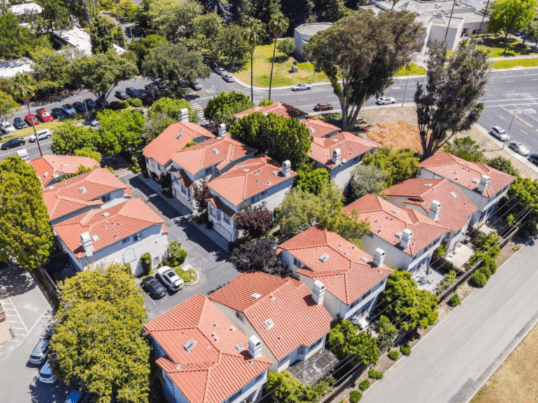 Welcoming Park Vista Circle - Common Interest Management Services